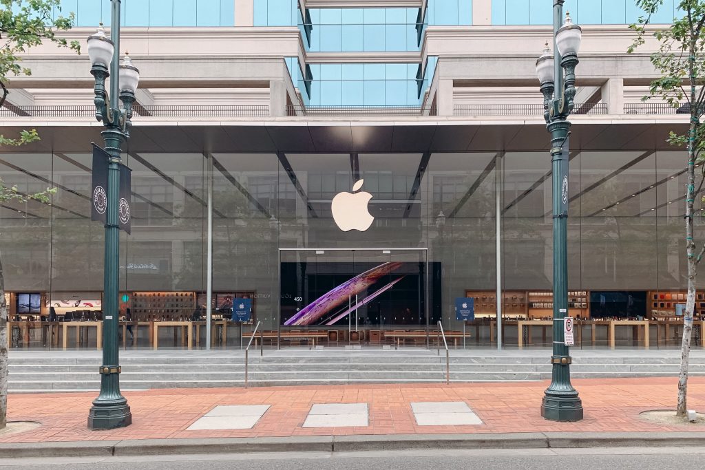 Podívejte se na fotografie z Apple Storu v Portlandu, který prošel ...
